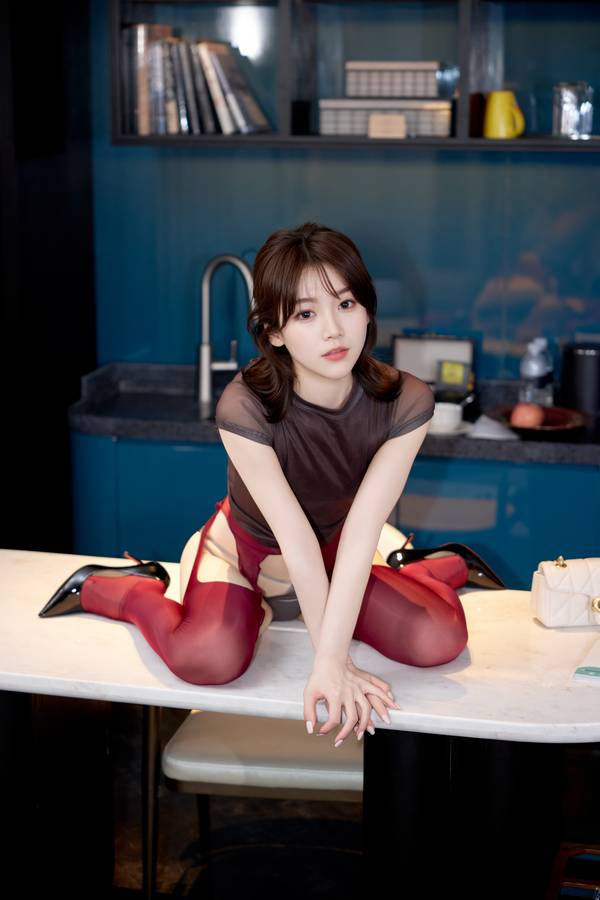 汁汁 – 办公室女郎 [66P-1.84GB]-沫倪酱